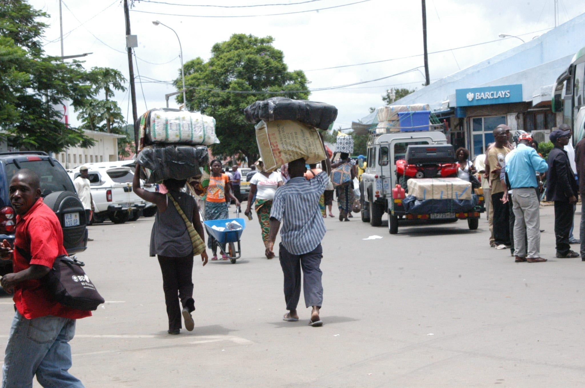 Border Crossings Increase as Festive Season Approaches • 360 Angola