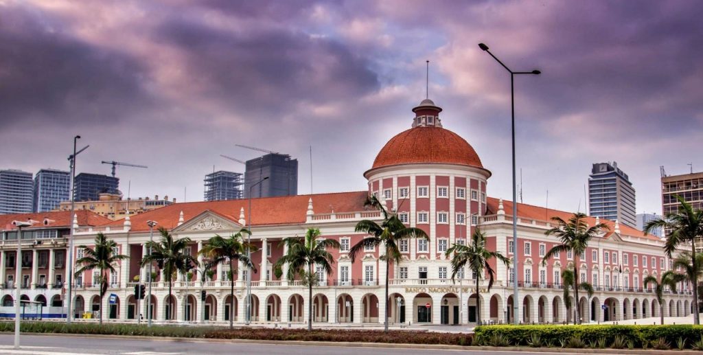Angola Tightens Dollar Outflows as Central Bank Cuts Overseas Transfer ...