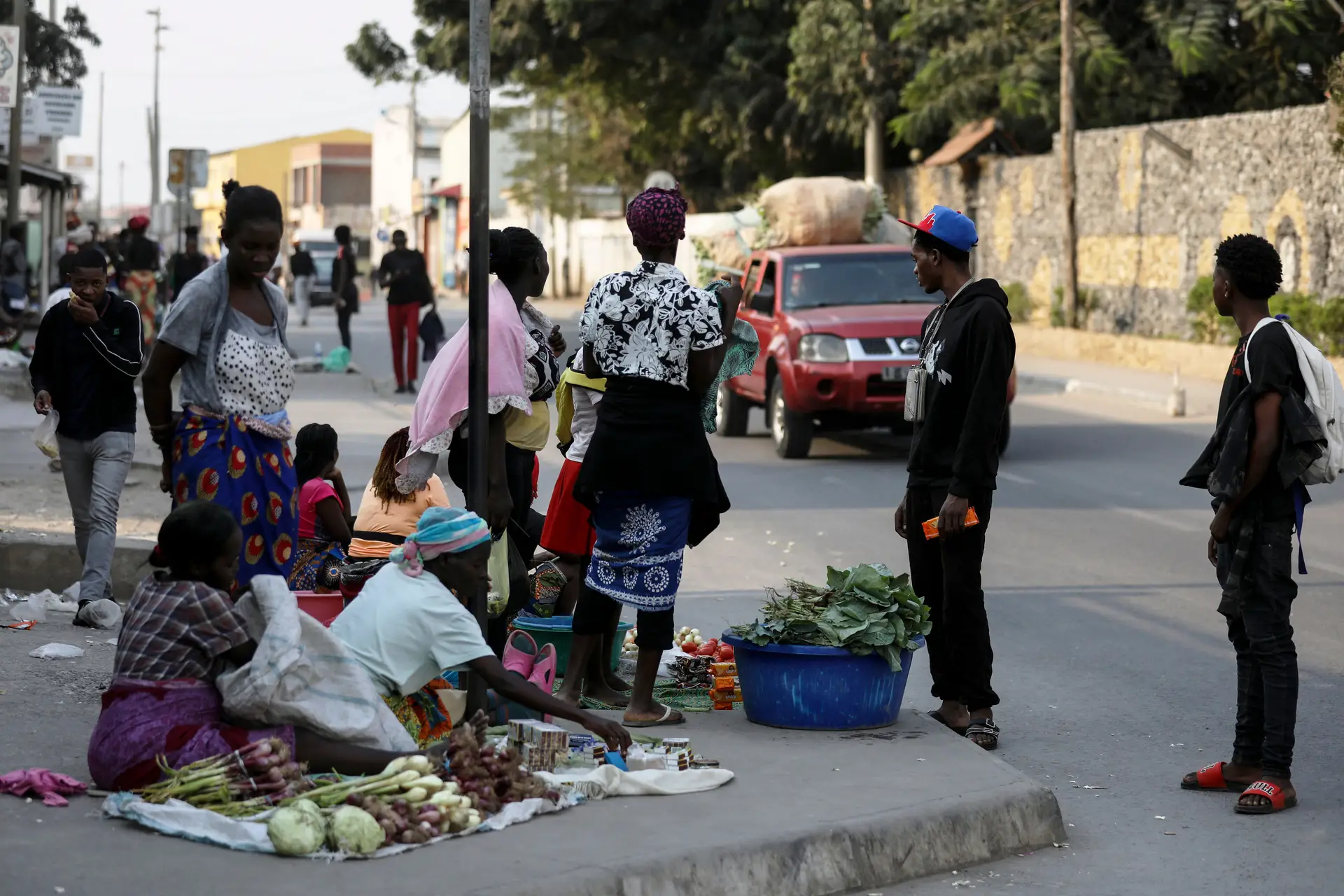 Signs of Relief: Monthly Inflation Falls to a 28-Month Low • 360 Angola