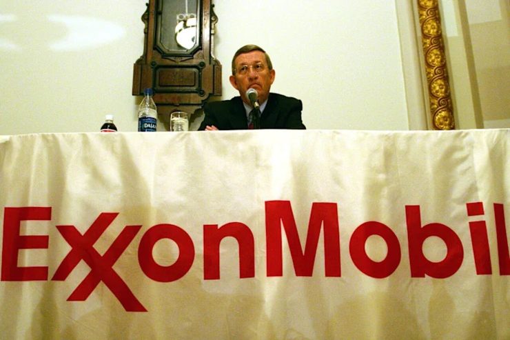 Lee Raymond, Former CEO of ExxonMobil Who Led a Historic $82 Billion ...